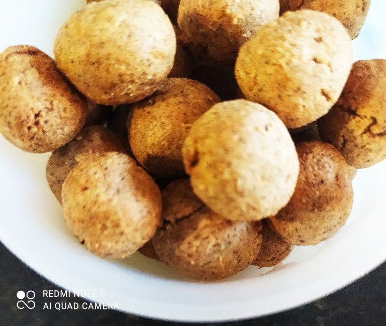 Uppu Cheedai (Crunchy Savory Balls) – wholefoodplantbased